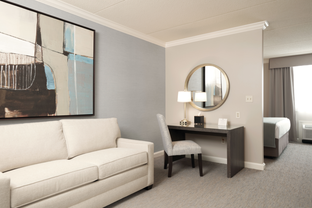 Renovated Deluxe Suites - Ethan Allen Hotel